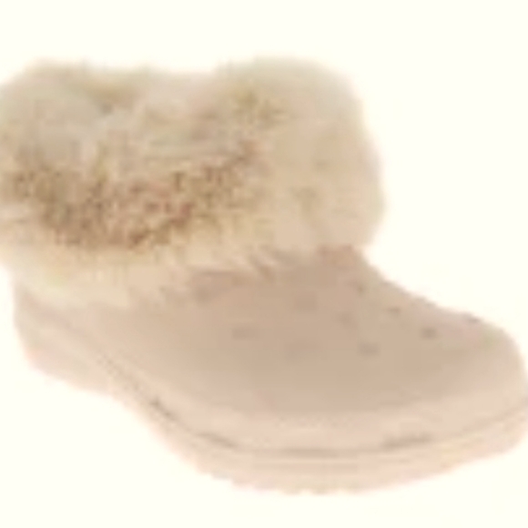 Shoes | Creme Furry Croc Like Boots | Poshmark